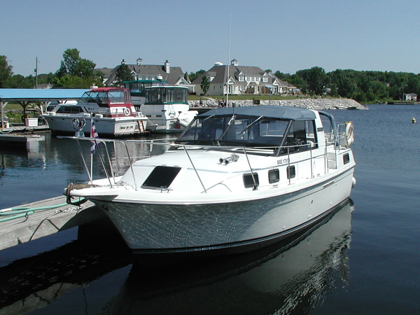 1990 Carver 28 Riviera - Westwind Yacht Sales Brokerage Listings