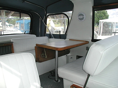 Westwind Yacht Sales - 1990 Carver 28 Riviera