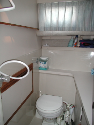 Westwind Yacht Sales - 1990 Carver 28 Riviera