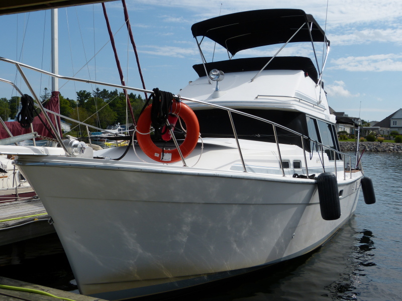 1989 Bayliner 3288 Motor Yacht